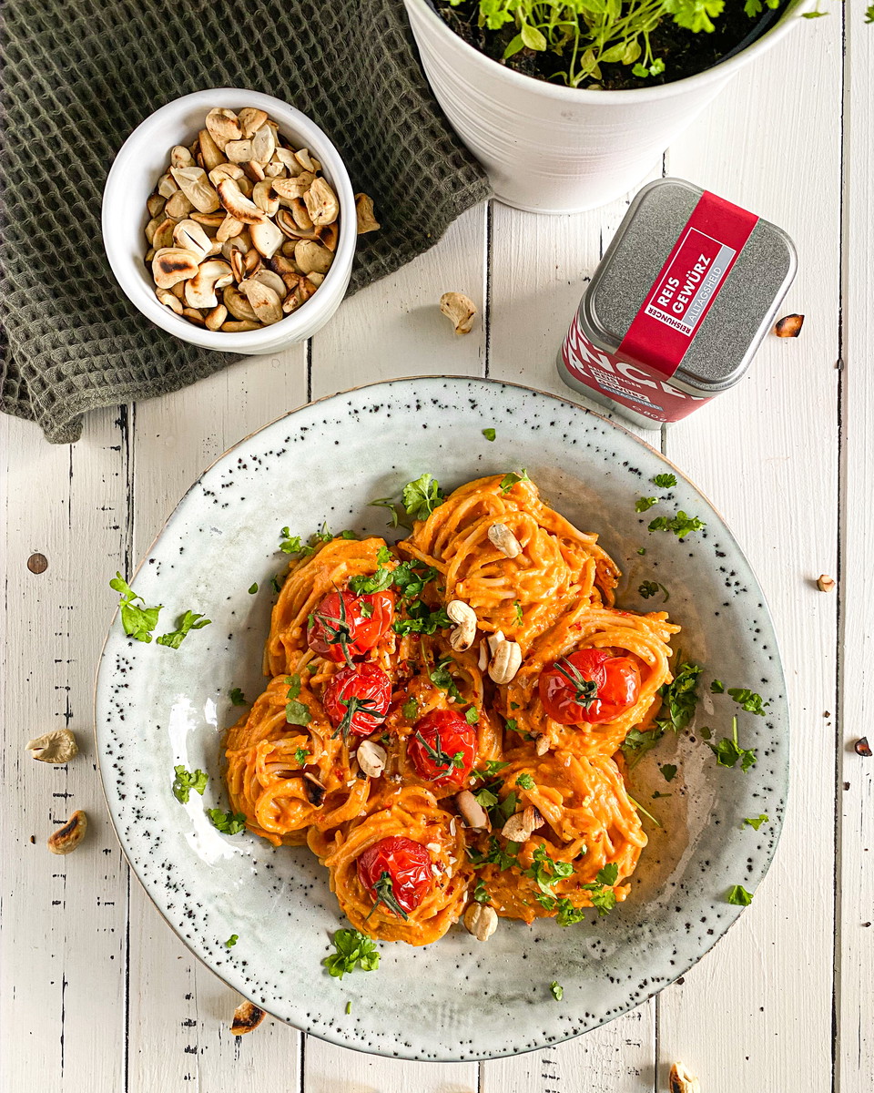 Reispasta Spaghetti in Röstpaprikasauce