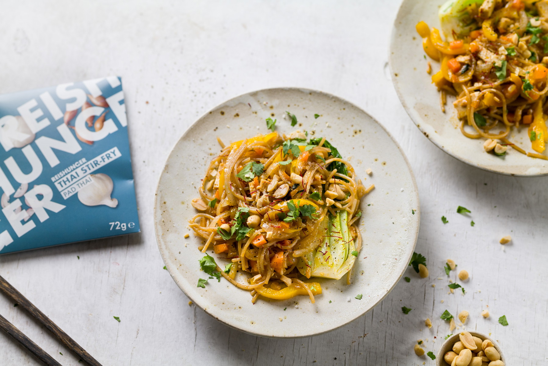Pad Thai mit Reispasta Spaghetti und Pak Choi