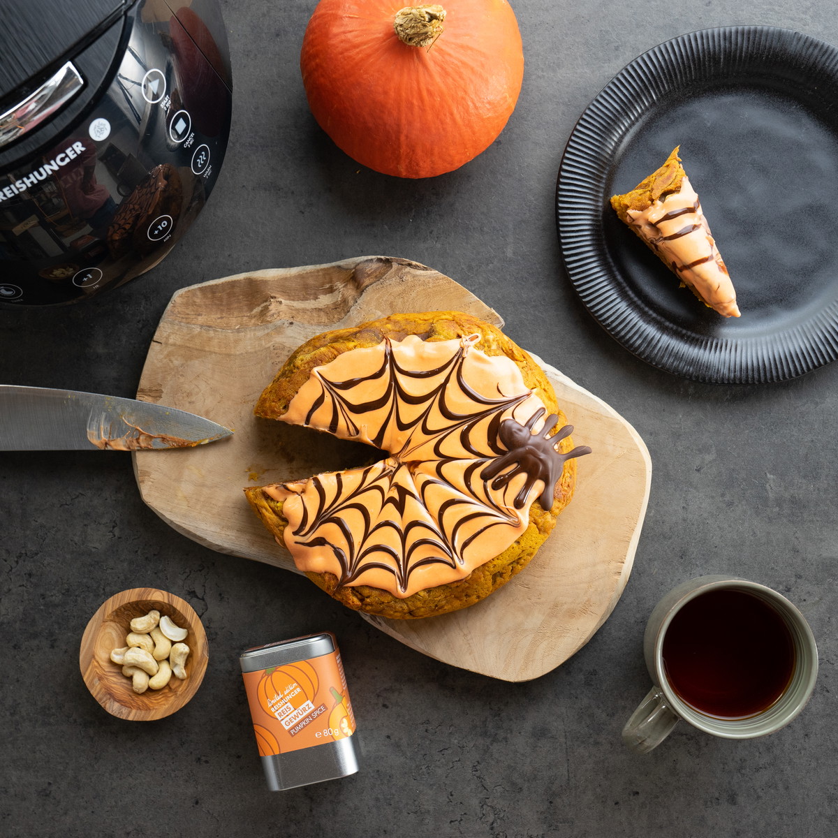 HALLOWEEN PUMPKIN SPICED BREAD