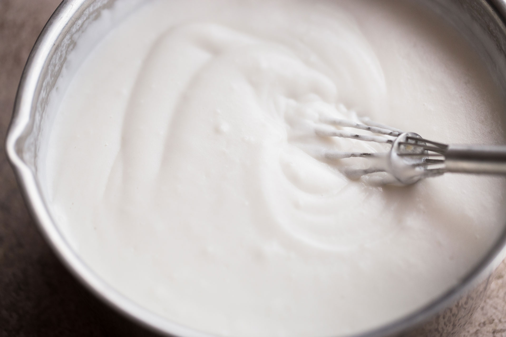 Reismehl Pudding mit Cashewkernen und Lavendel